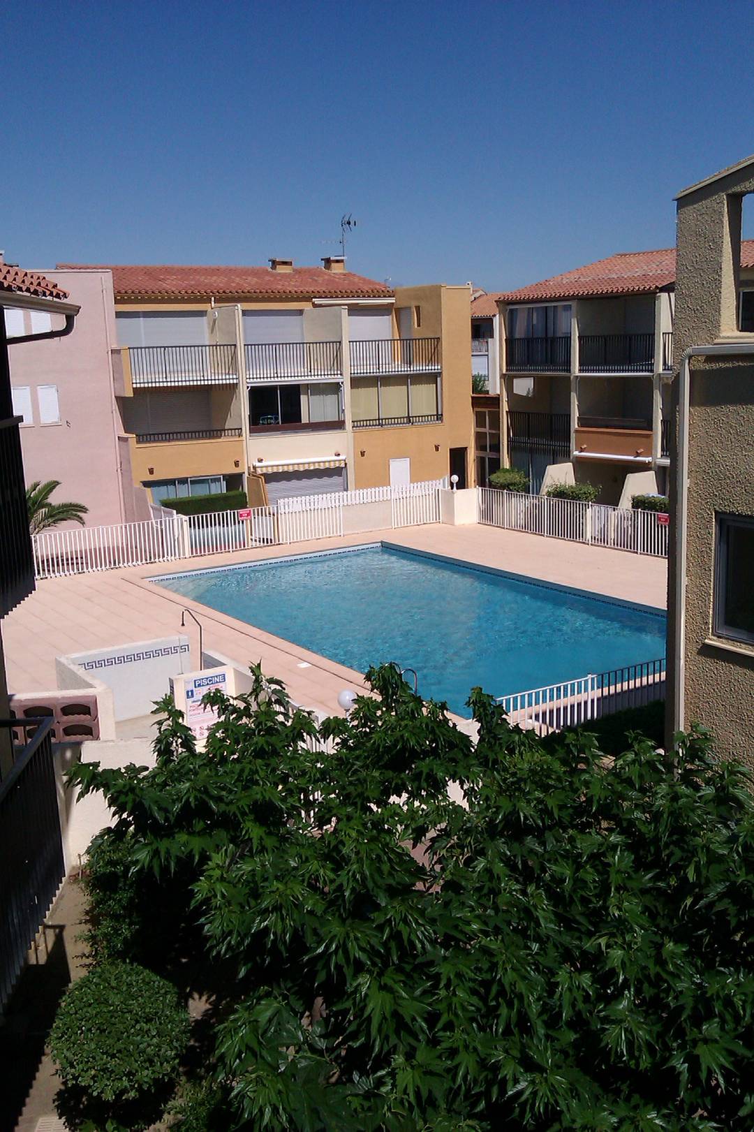 LOCATION VACANCES LE CAP D AGDEJoli 2 Pièces vue mer piscine Plage ...